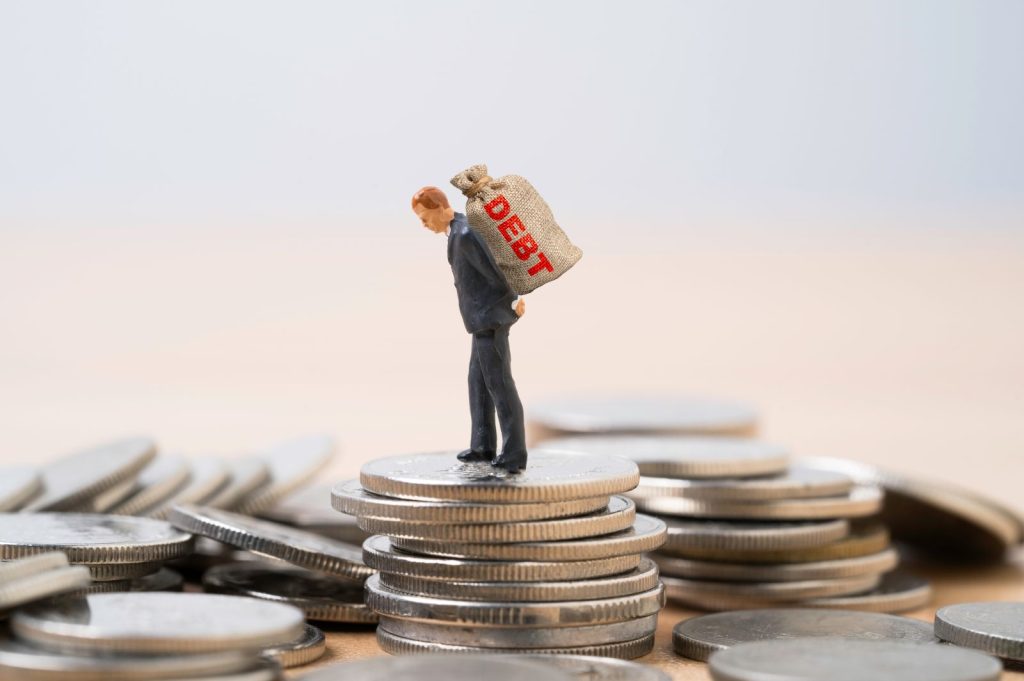 Dollar Falls as the US Government Reopens – Share Watch